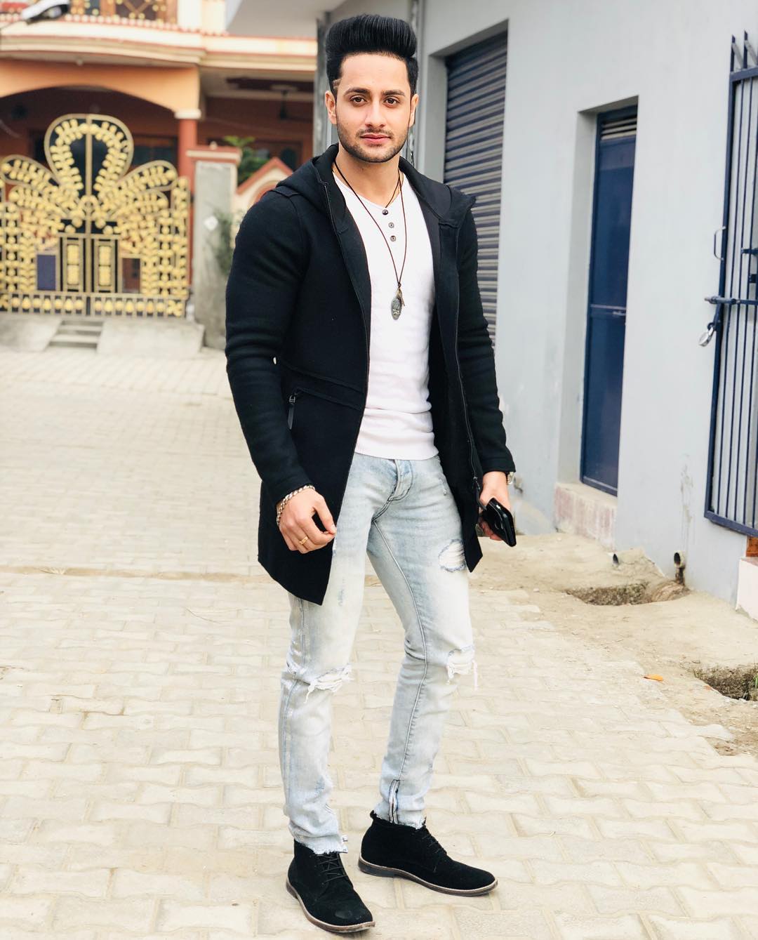 Savi Thakur (Actor) Biography, Age, Height, Girlfriend, Serials, Wiki ...