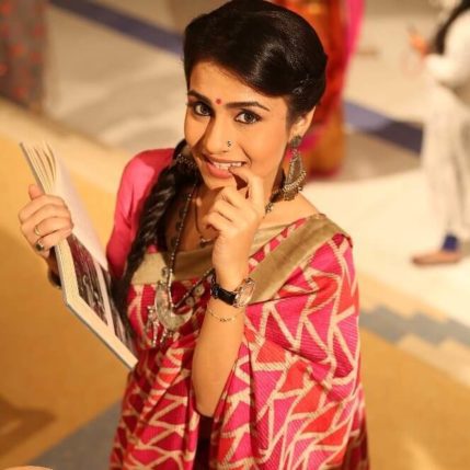 Dharti Bhatt (Actress) Age Height, Affairs, Family, Biography and More ...