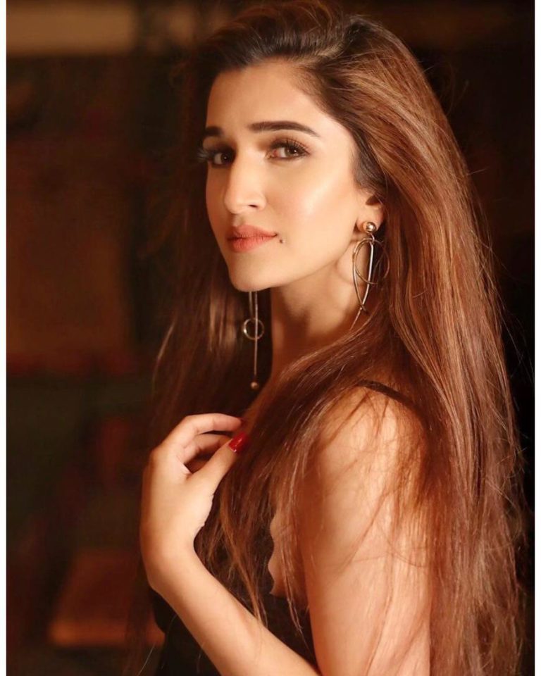 Nidhi Shah (Actress) Age, Height, Affairs, Serials, Biography, and More ...