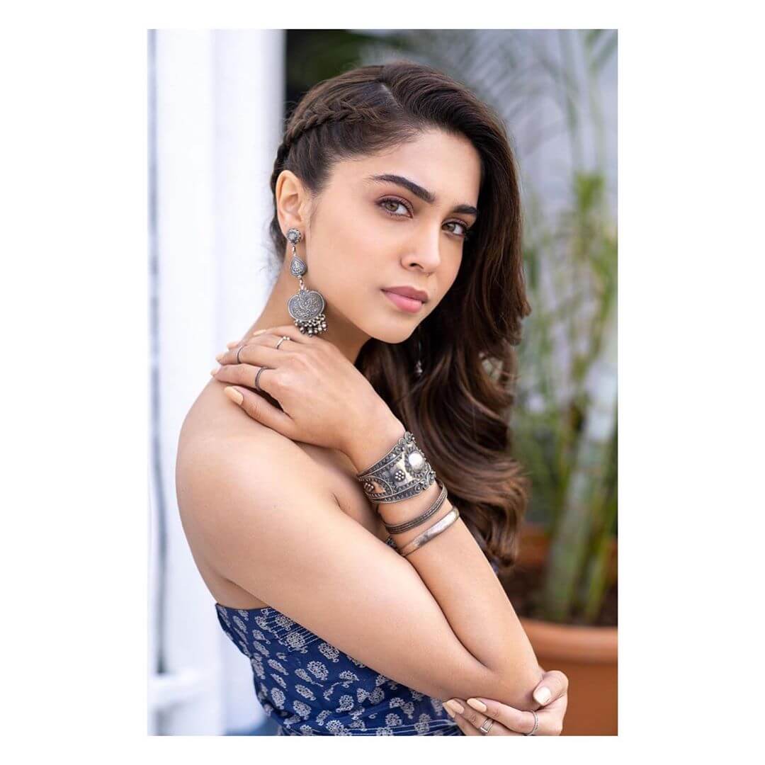 Sharvari Wagh Age, Height, Wiki, Family, Biography, and More - GrandPeoples