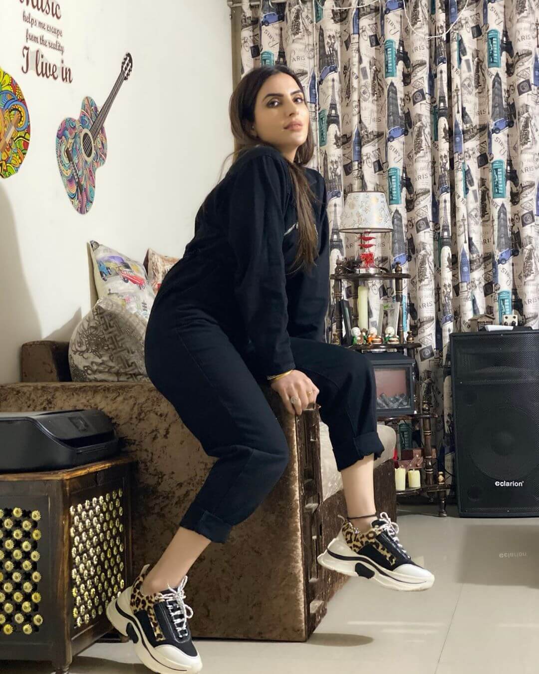 Mansi Sharma Age, Husband, Son, Biography, and More - GrandPeoples