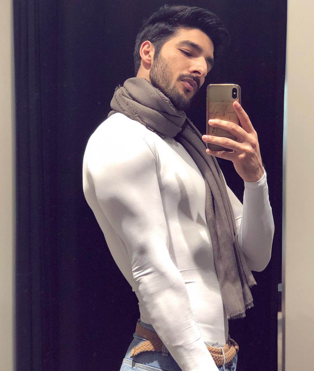 Rohman Shawl Age, Wife, Height, Girlfriend, Religion, Movies, Biography ...