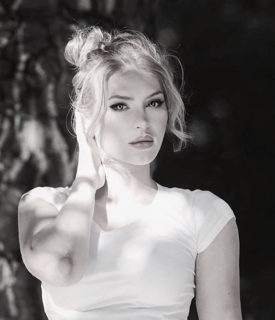 Saxon Sharbino Age, Height, Boyfriend, Movies, TV Shows, Biography, and ...