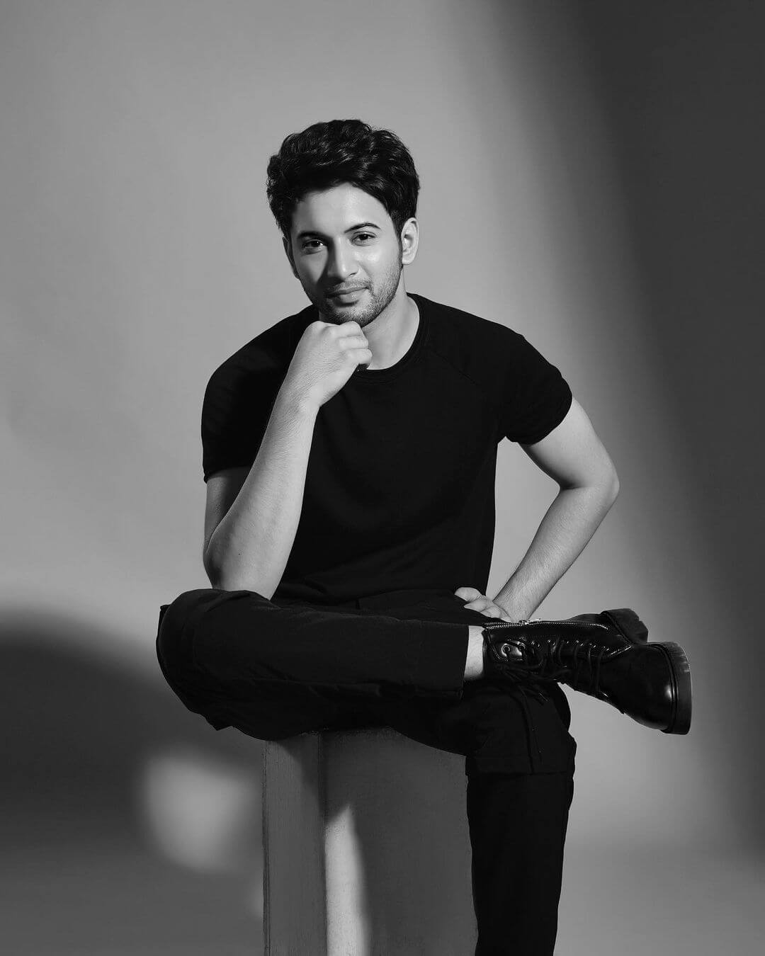 Rohit Saraf Age, Height, Girlfriend, Shows, Biography, Wiki, and More ...