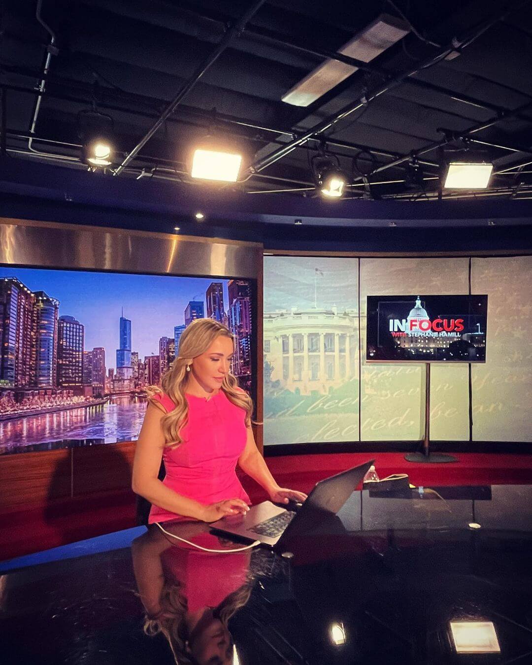 Stephanie Hamill Age, Height, Net Worth, Husband, Biography, Wiki, and ...