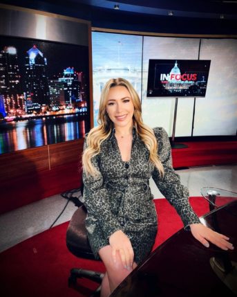 Stephanie Hamill Age, Height, Net Worth, Husband, Biography, Wiki, and ...