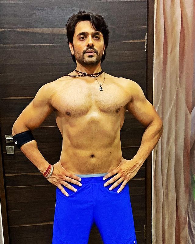Ashish Sharma (Actor) Height, Age, Wife, Son, Biography, and More ...