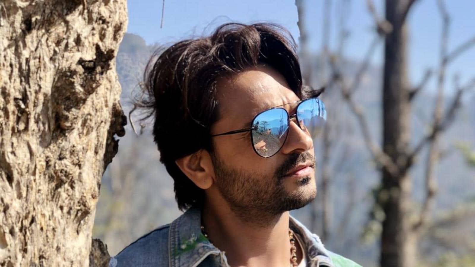 Ashish Sharma (Actor) Height, Age, Wife, Son, Biography, and More ...